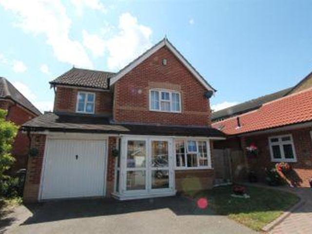 4 Bedrooms for sale in Parish Gate Drive, Sidcup DA15