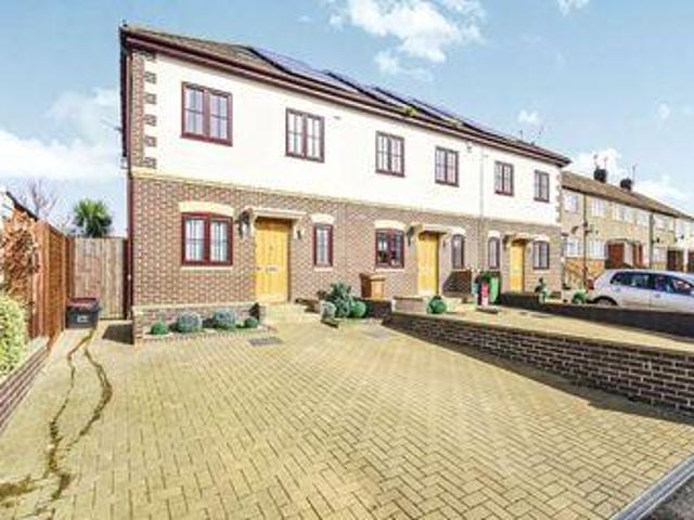 4 Bedrooms for sale in Rushdene, Abbey Wood, London SE2