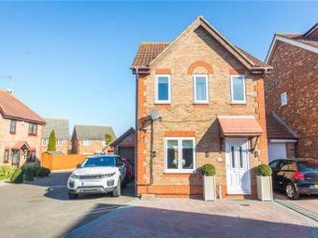 4 Bedrooms for sale in Rowmarsh Close, Northfleet, Kent DA11