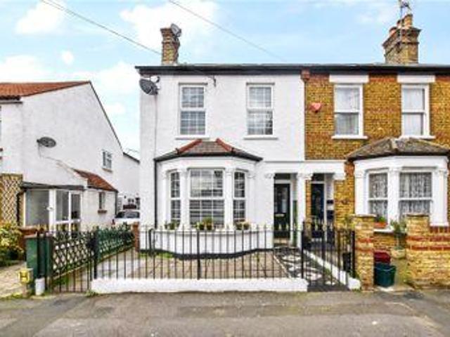4 Bedrooms for sale in Rowan Road, Bexleyheath, Kent DA7