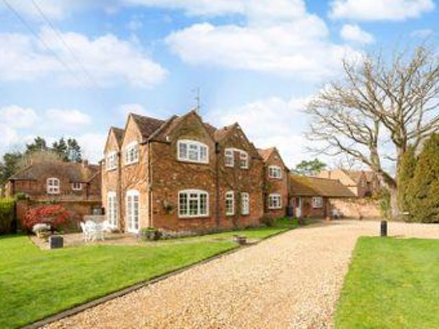 4 Bedrooms for sale in Stanbury Park, Wellington Court, Reading RG7