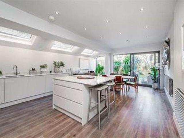 4 Bedrooms for sale in Stephendale Road, Fulham, London SW6