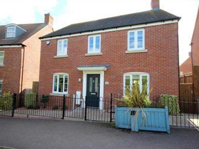 4 Bedrooms for sale in Swallow Walk, Hemel Hempstead HP3