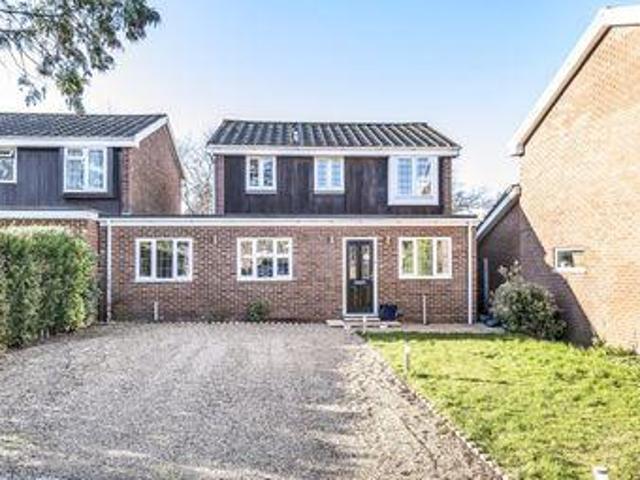 4 Bedrooms for sale in Silversmiths Way, Woking GU21