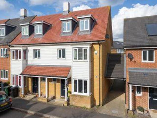 4 Bedrooms for sale in Sir Henry Brackenbury Road, Repton Park, Ashford TN23