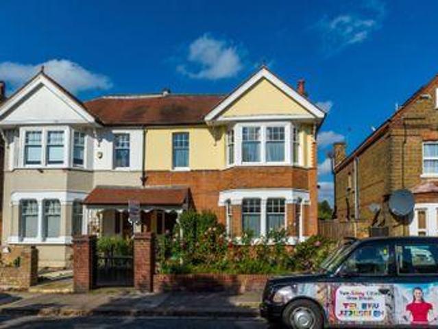 4 Bedrooms for sale in Somerset Road, Brentford TW8