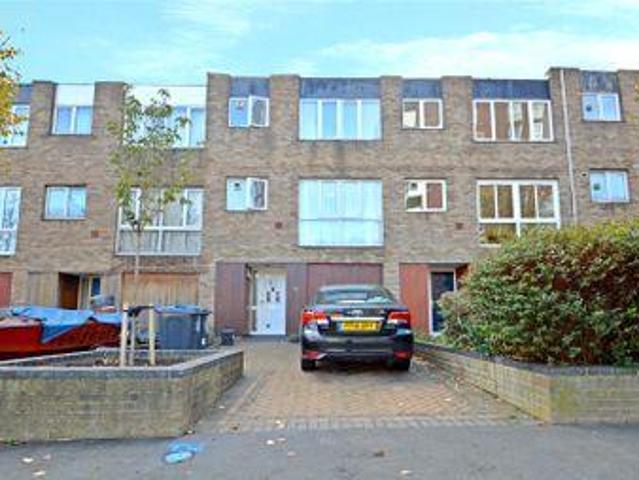 4 Bedrooms for sale in Turnpike Link, Croydon CR0