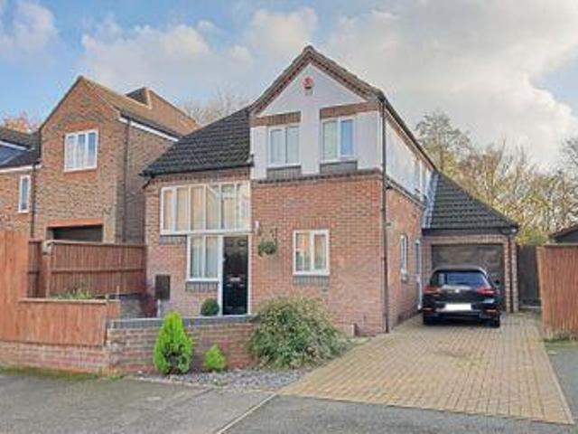 4 Bedrooms for sale in Taverner Close, Old Farm Park, Milton Keynes MK7