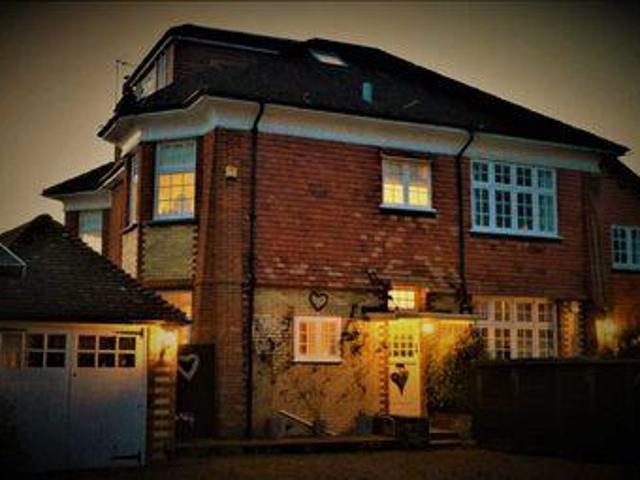 4 Bedrooms for sale in The Cedars, Nightingale Lane, Storrington RH20