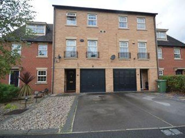 4 Bedrooms for sale in The Point, Wakefield WF2