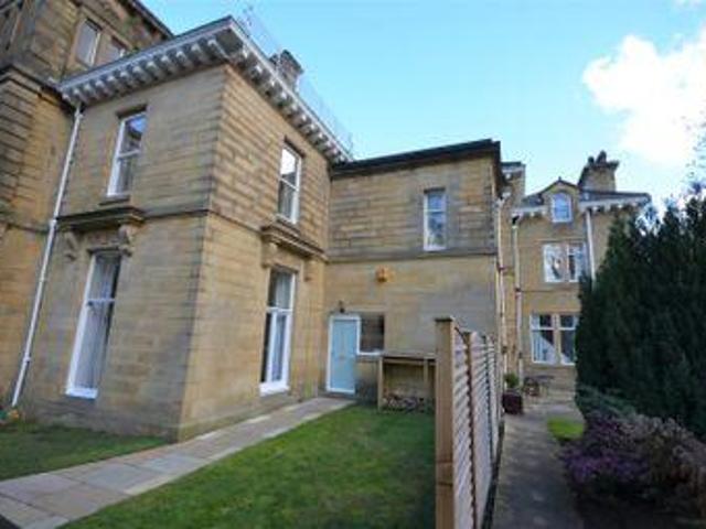 4 Bedrooms for sale in Thornhill Road, Huddersfield HD3