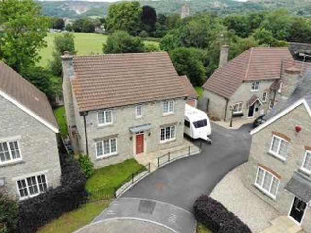 4 Bedrooms for sale in Thynne Close, Cheddar BS27