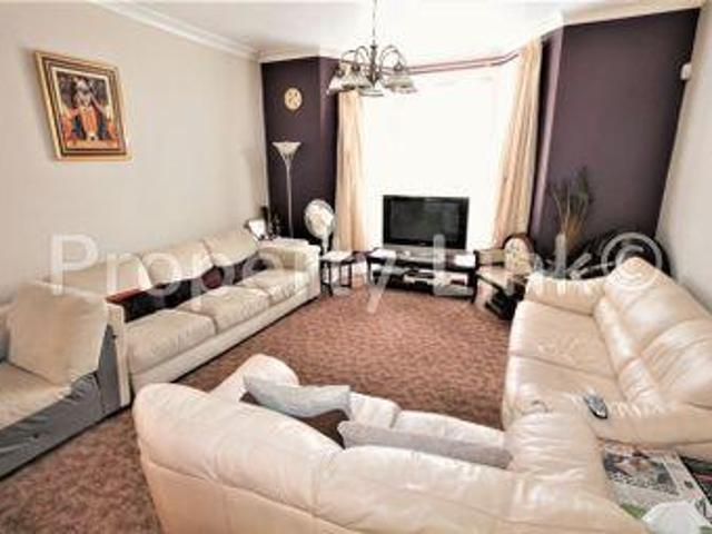 4 Bedrooms for sale in Wanstead Park Road, Cranbrook, Ilford IG1