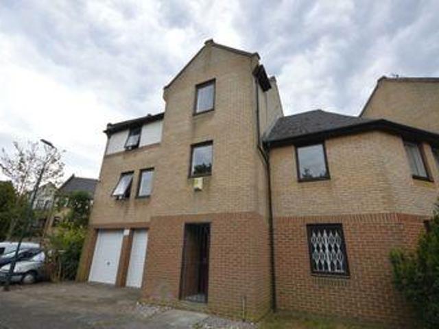4 Bedrooms for sale in Watersmeet Way, London SE28