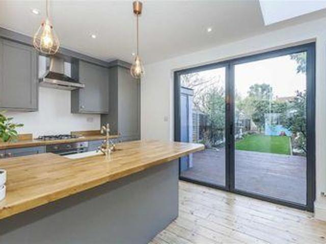 4 Bedrooms for sale in Westward Road, London E4