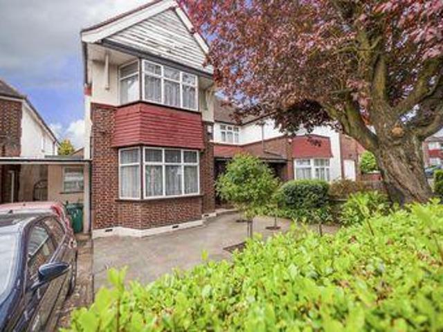 4 Bedrooms for sale in Western Avenue, Golders Green NW11