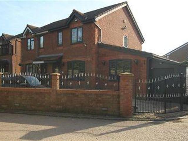 4 Bedrooms for sale in Whinsands Close, Preston PR2