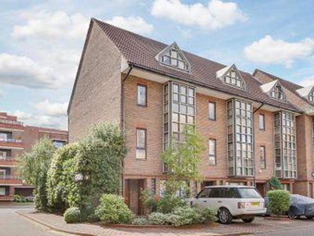 4 Bedrooms for sale in Windsor Way, Brook Green, London W14