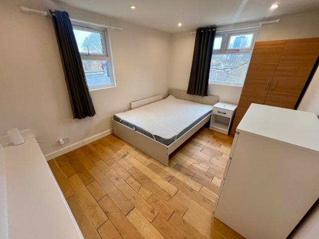 4 Bedrooms House at Canning Town
