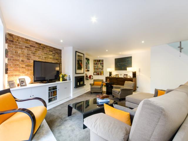 4 Bedrooms House detached for Rent in Osborne Road | Foxtons