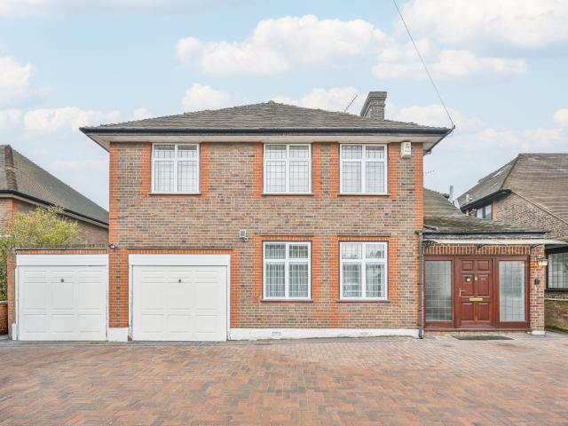 4 Bedrooms House detached for Rent in Aylmer Road | Foxtons