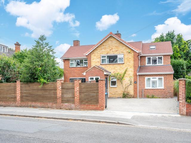 4 Bedrooms House detached for Rent in Presburg Road | Foxtons