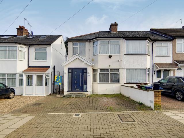 4 Bedrooms House end of terrace for Rent in Crofts Road | Foxtons