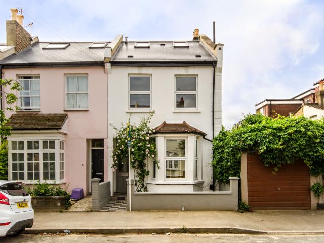 4 Bedrooms House end of terrace for Rent in Derby Road | Foxtons