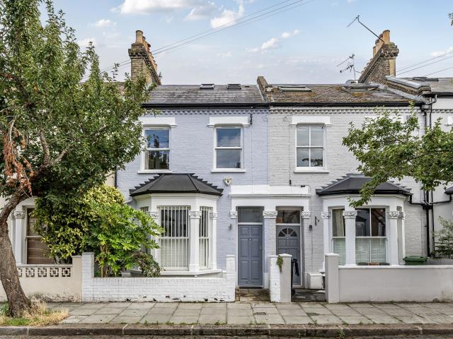 4 Bedrooms House terraced for Rent in Mendora Road | Foxtons