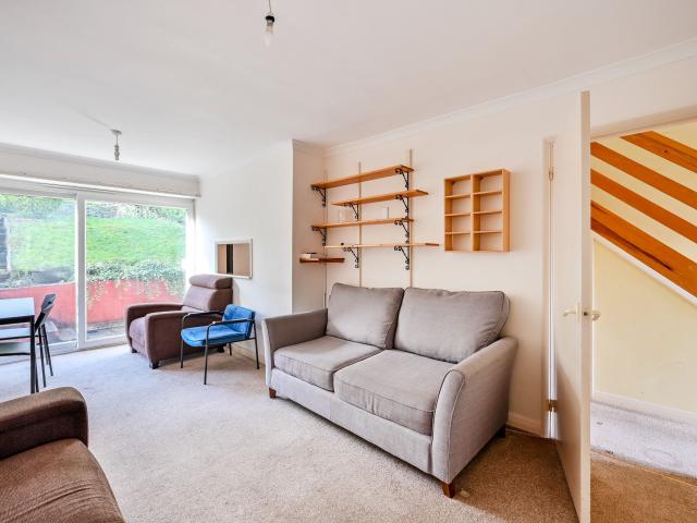 4 Bedrooms House terraced for Rent in Guildford Park Avenue | Foxtons