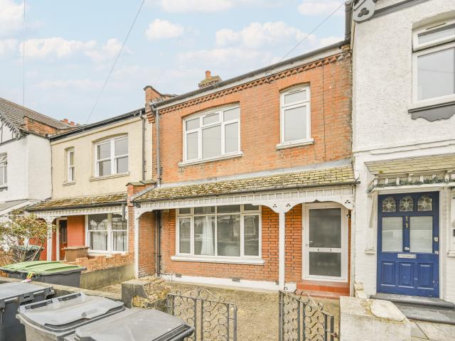 4 Bedrooms House terraced for Rent in Woodside Road, N22 | Foxtons