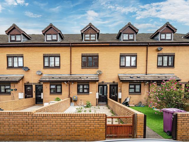 4 Bedrooms House terraced for Rent in Wrights Road | Foxtons