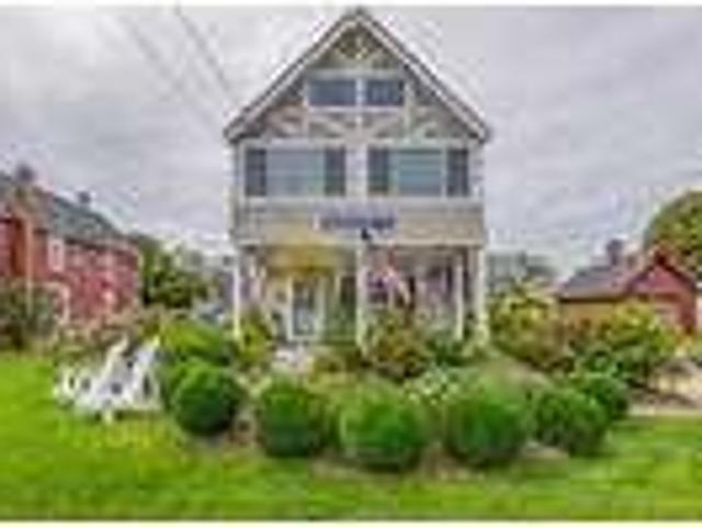 4 bedrooms house with water views in Milford