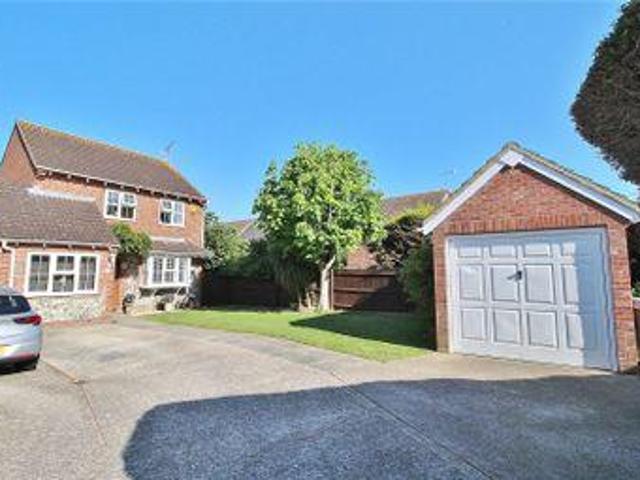 4 Bedrooms Link detached house for sale in Chestnut Walk, Highdown Copse, Worthing, West Sussex BN13
