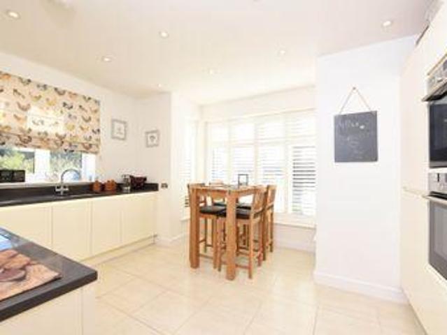 4 Bedrooms Link detached house for sale in Clarks Farm Way, Blackwater, Camberley GU17