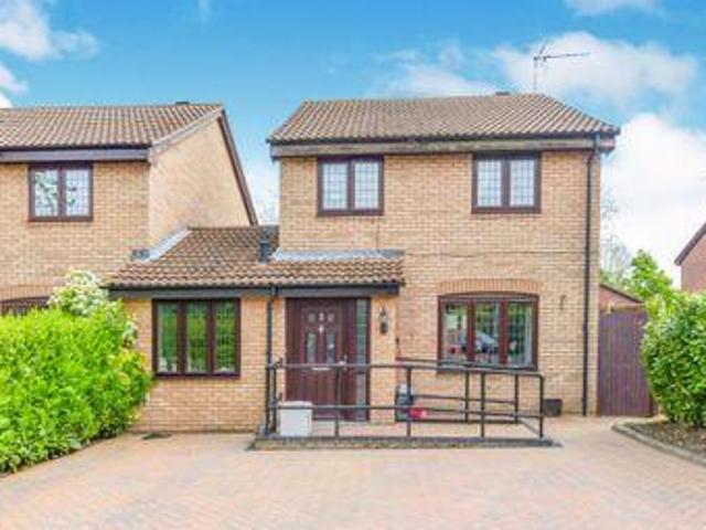 4 Bedrooms Link detached house for sale in Belgrave Close, St.Albans AL4