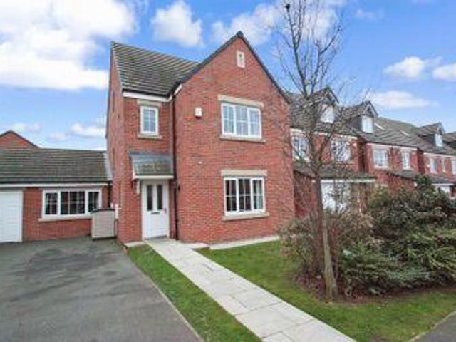 4 Bedrooms Link detached house for sale in Holme Farm Way, Pontefract WF8
