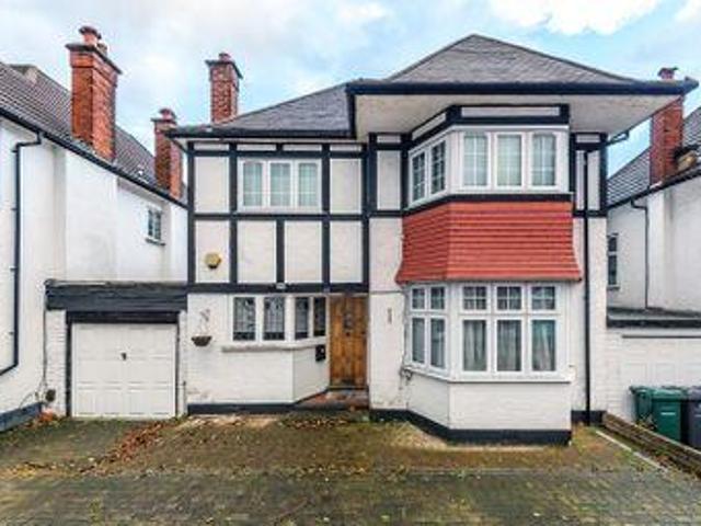 4 Bedrooms Link detached house for sale in Hazel Gardens, Edgware, Greater London. HA8