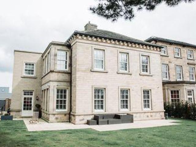 4 Bedrooms Link detached house for sale in Hall Gardens, Brierley, Barnsley S72