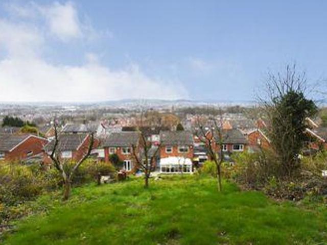4 Bedrooms Link detached house for sale in Livingstone Road, Blackburn BB2