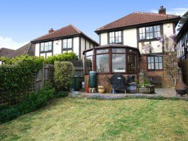 4 Bedrooms Link detached house for sale in Sutherland Avenue, Biggin Hill, Westerham TN16