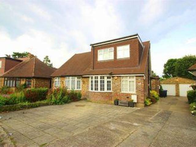 4 Bedrooms Semi detached bungalow for rent in Chequers Orchard, Iver, Buckinghamshire SL0