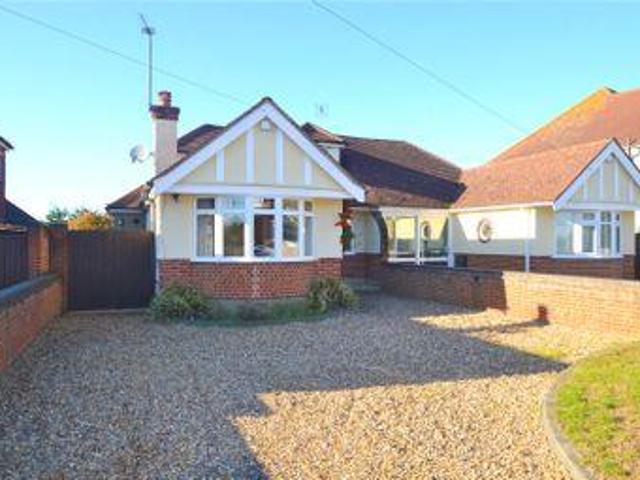 4 Bedrooms Semi detached bungalow for rent in Wimborne Grove, Watford WD17