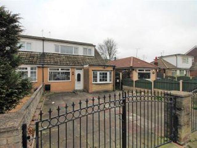 4 Bedrooms Semi detached bungalow for sale in Acresfield Road, Middleton, Manchester M24