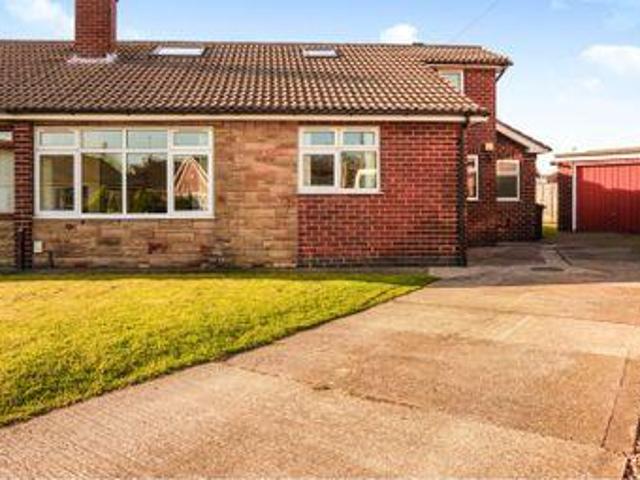 4 Bedrooms Semi detached bungalow for sale in Kendrew Close, York YO32