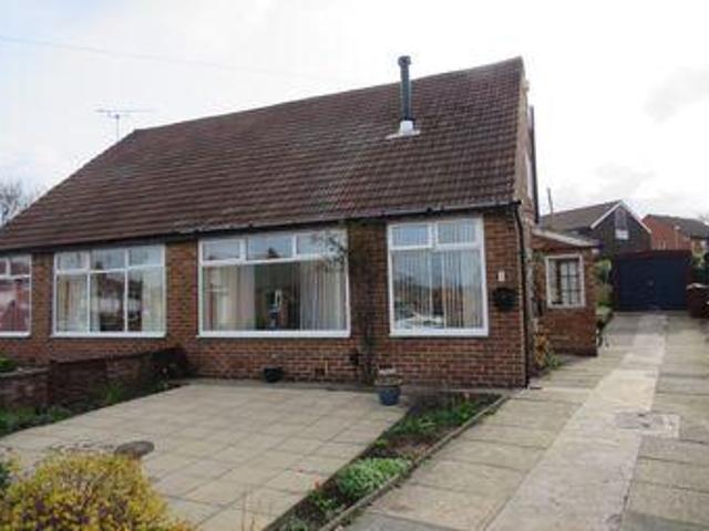 4 Bedrooms Semi detached bungalow for sale in Half Mile Gardens, Leeds LS13