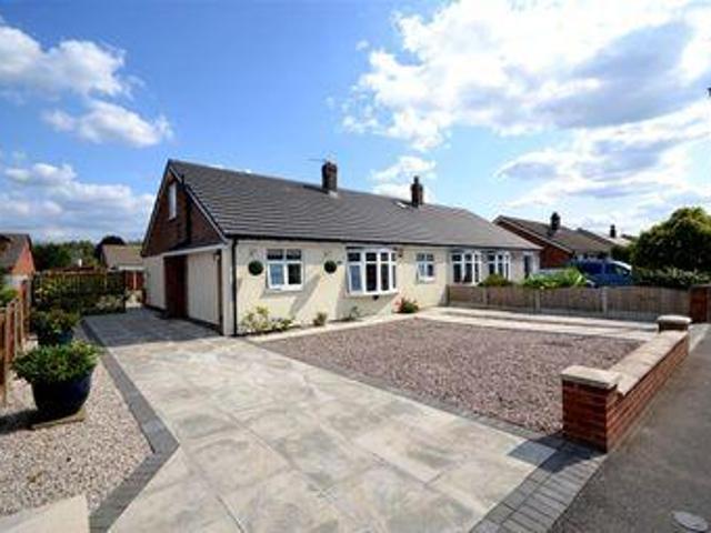 4 Bedrooms Semi detached bungalow for sale in Milnes Avenue, Pennington, Leigh WN7
