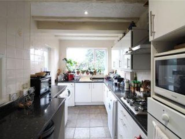 4 Bedrooms Semi detached house for rent in Courthouse Gardens, London N3