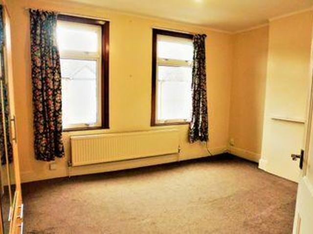 4 Bedrooms Semi detached house for rent in Colvin Road, Colvin Road CR7