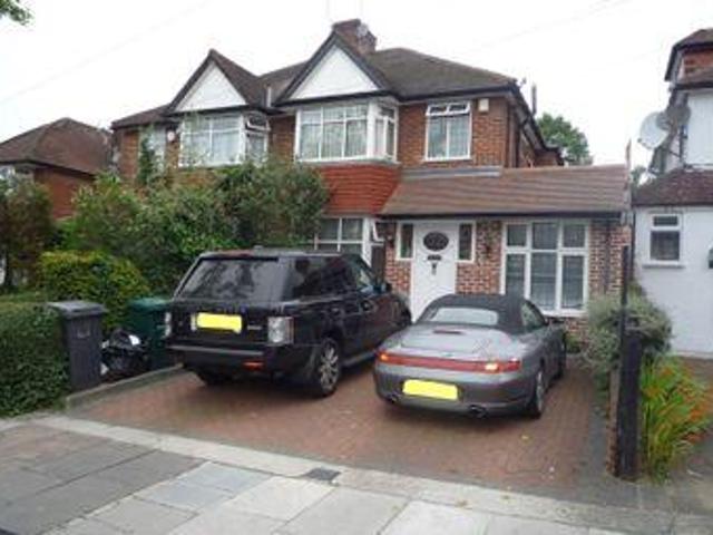 4 Bedrooms Semi detached house for rent in Copthall Drive, Mill Hill, London NW7